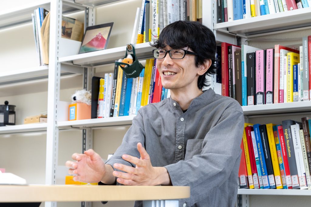 Special Interview_Onomatopoeia allows looking back to the origin of language and forward to ...